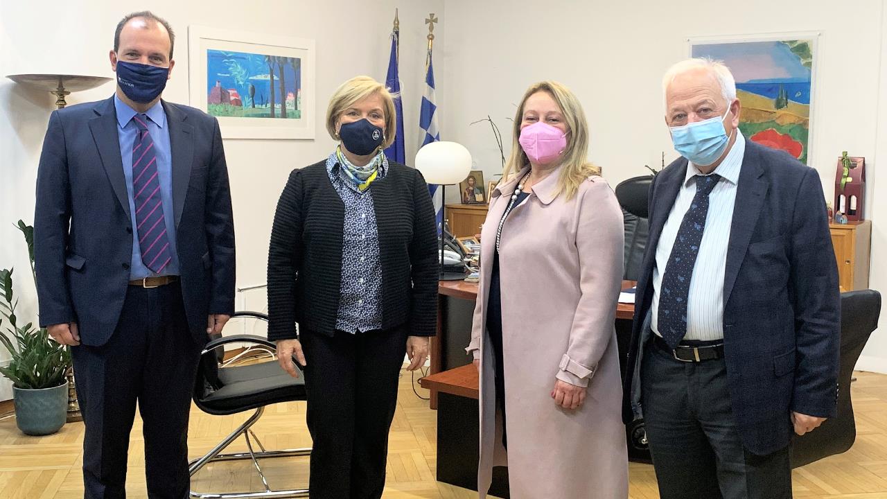 Συνάντηση του προεδρείου της ΕΕΜΥΥ με τη Μίνα Γκάγκα
