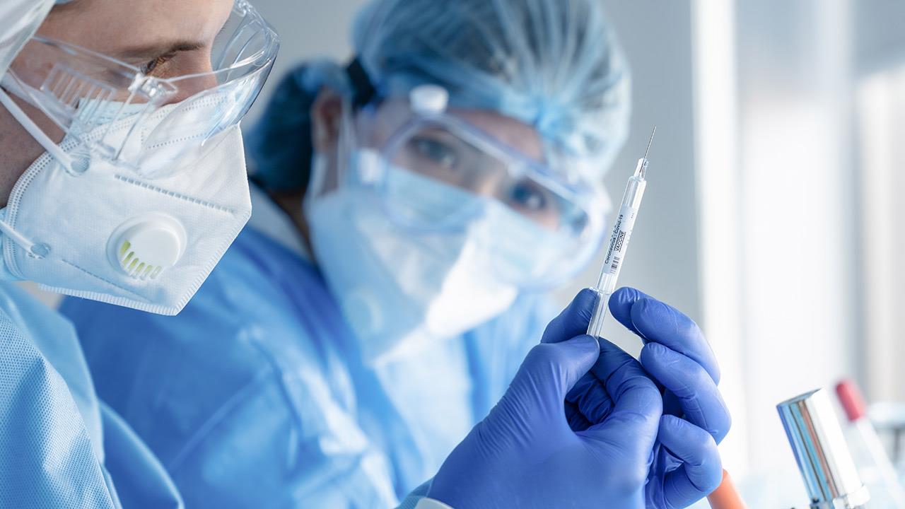 Εμβόλιο ''3 σε 1'' για κορωνοϊό και γρίπη δοκιμάζει η Moderna