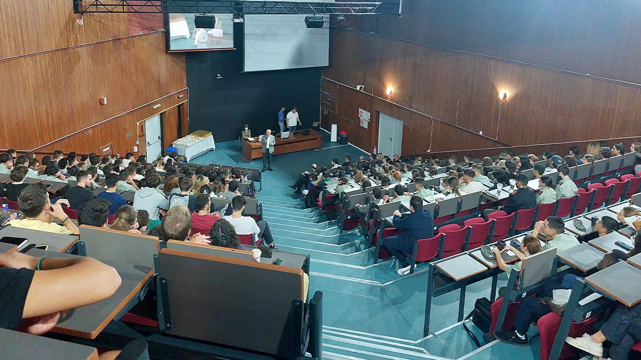 Υποδοχή πρωτοετών Ιατρικής ΑΠΘ: "Το ευχαριστώ του ασθενή θα σάς δίνει αέρα"