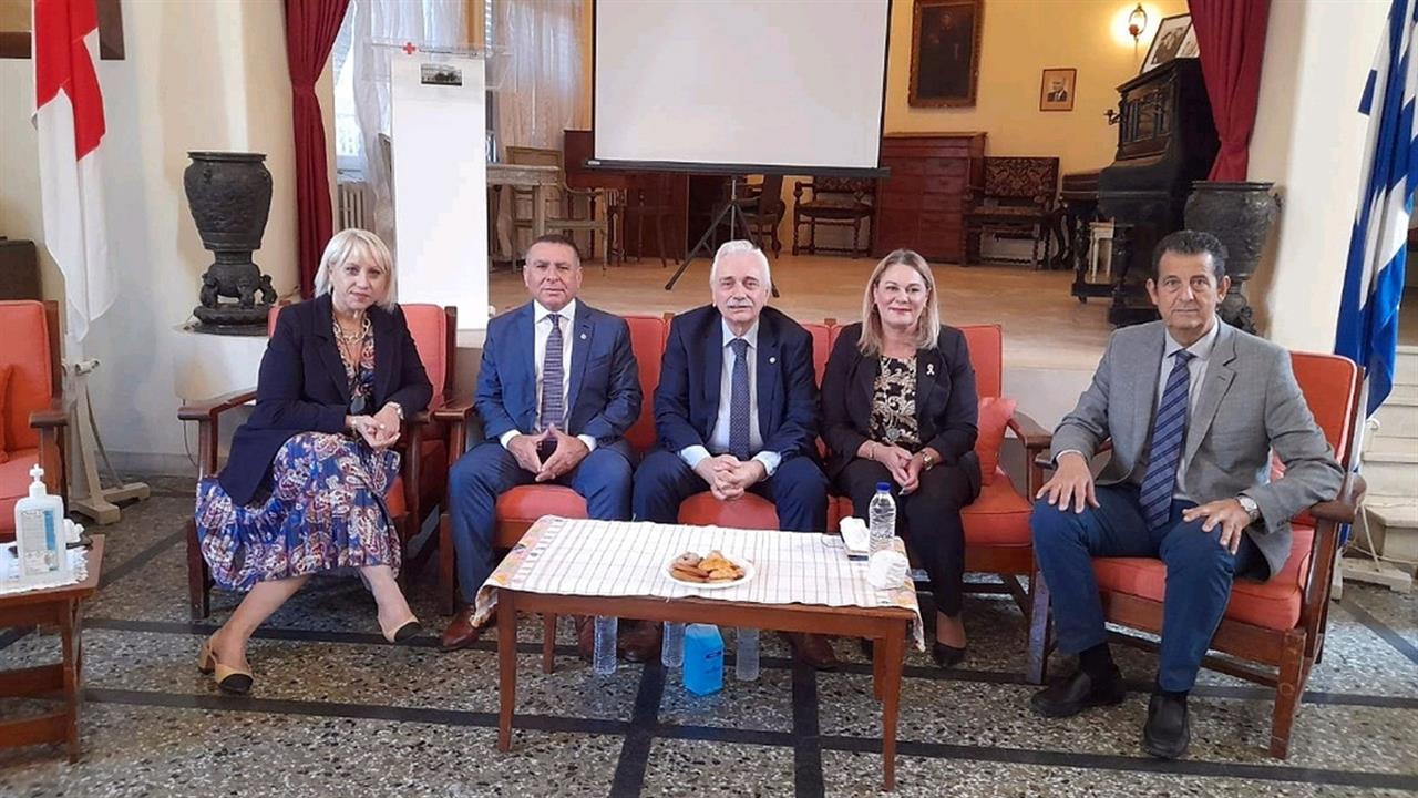 Ο Ελληνικός Ερυθρός Σταυρός τίμησε τις ηρωίδες αδελφές Νοσοκόμες του Ε ...