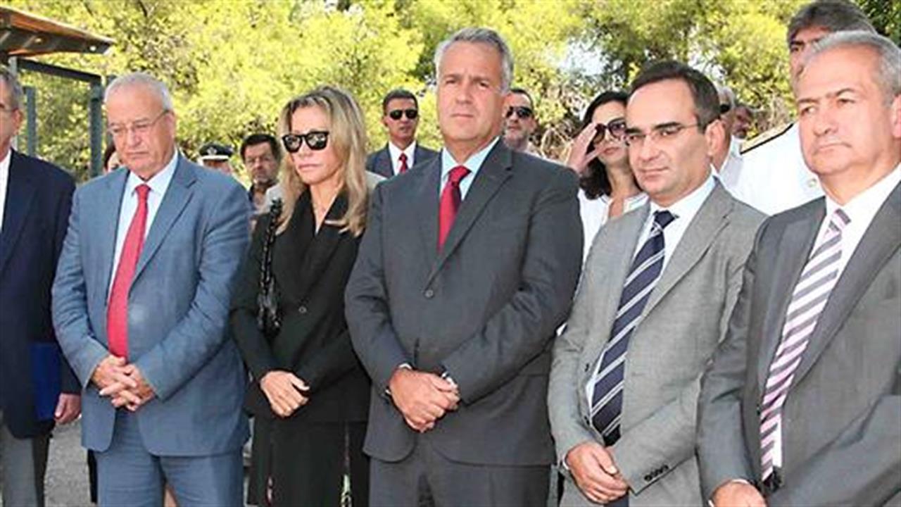 Δωρεά ασθενοφόρων στο ΕΚΑΒ από το Ίδρυμα Σταύρος Νιάρχος και το ...